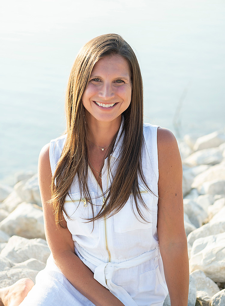 Dr. Erica Veach, PsyD, Licensed Clinical Psychologist – LivingRite